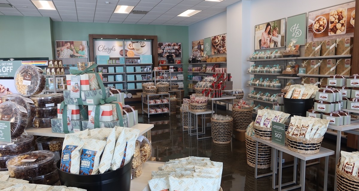 Harry & David is making a return to physical retail after closing nearly all of its stores ...